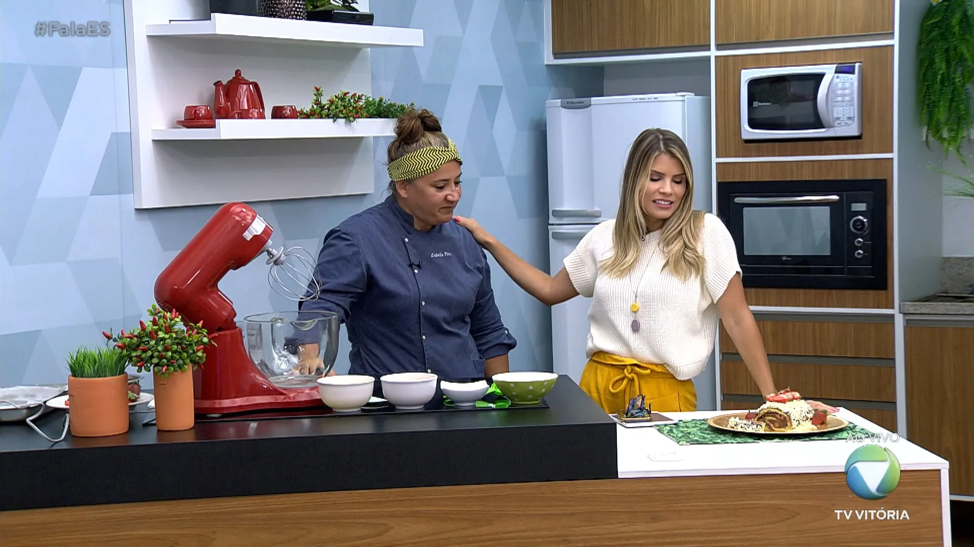 Epaço Gourmet: Rocambole de Morango - Folha Vitória