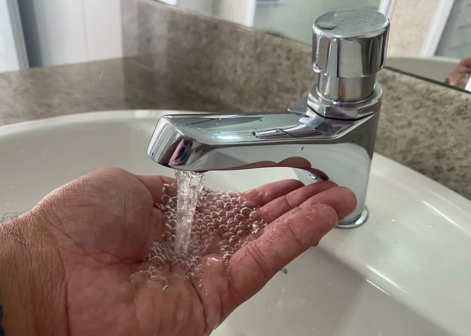 Cesan faz manutenção emergencial e pode faltar água em 124 bairros ...