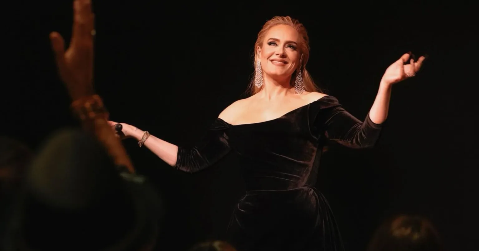 Adele chora em show e revela medo: 'Não sei quando vou voltar'; veja ...