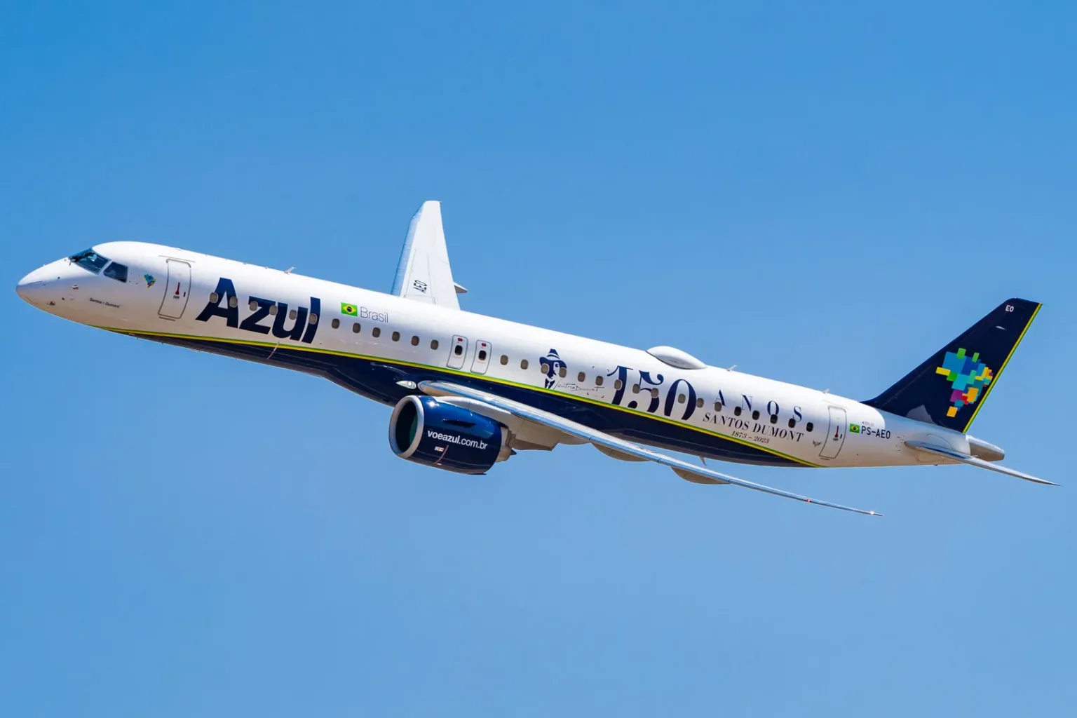 Piloto passa mal e voo faz pouso de emergência no Recife