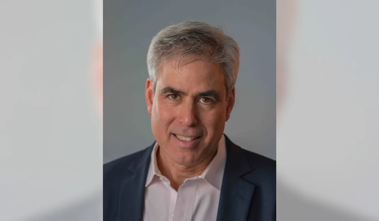Jonathan Haidt: "Crianças não devem ter rede social antes dos 16 anos"