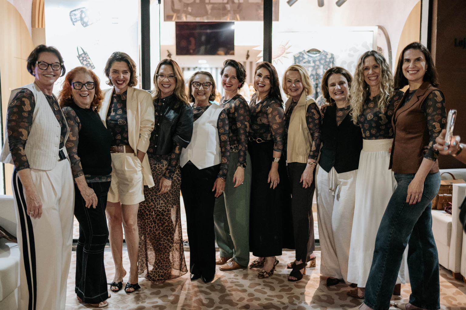 Almoço intimista porém animadíssimo para Paula Pazolini que ...