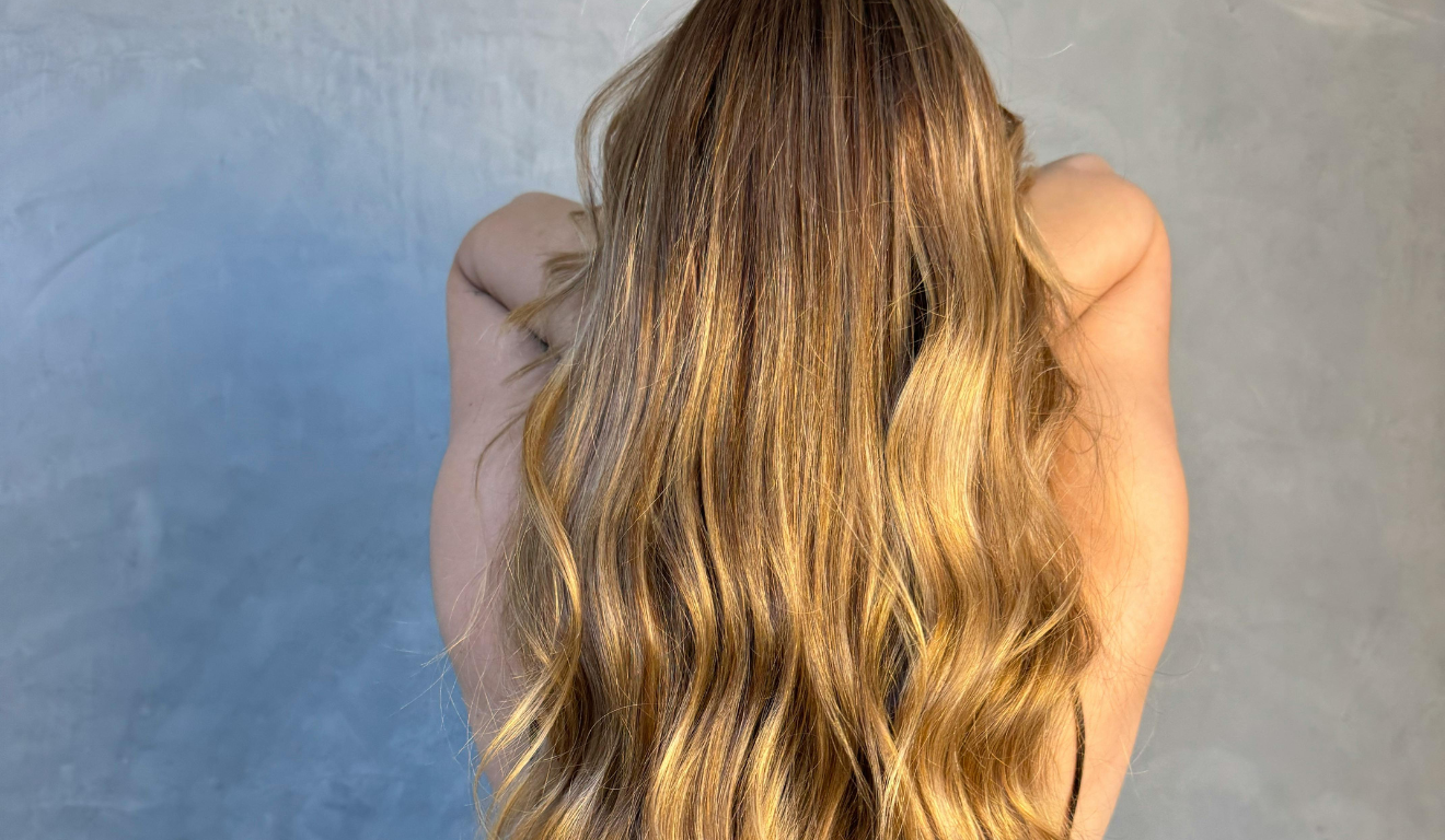 Fim iluminado: cor de cabelo para castanhas rejuvenescerem