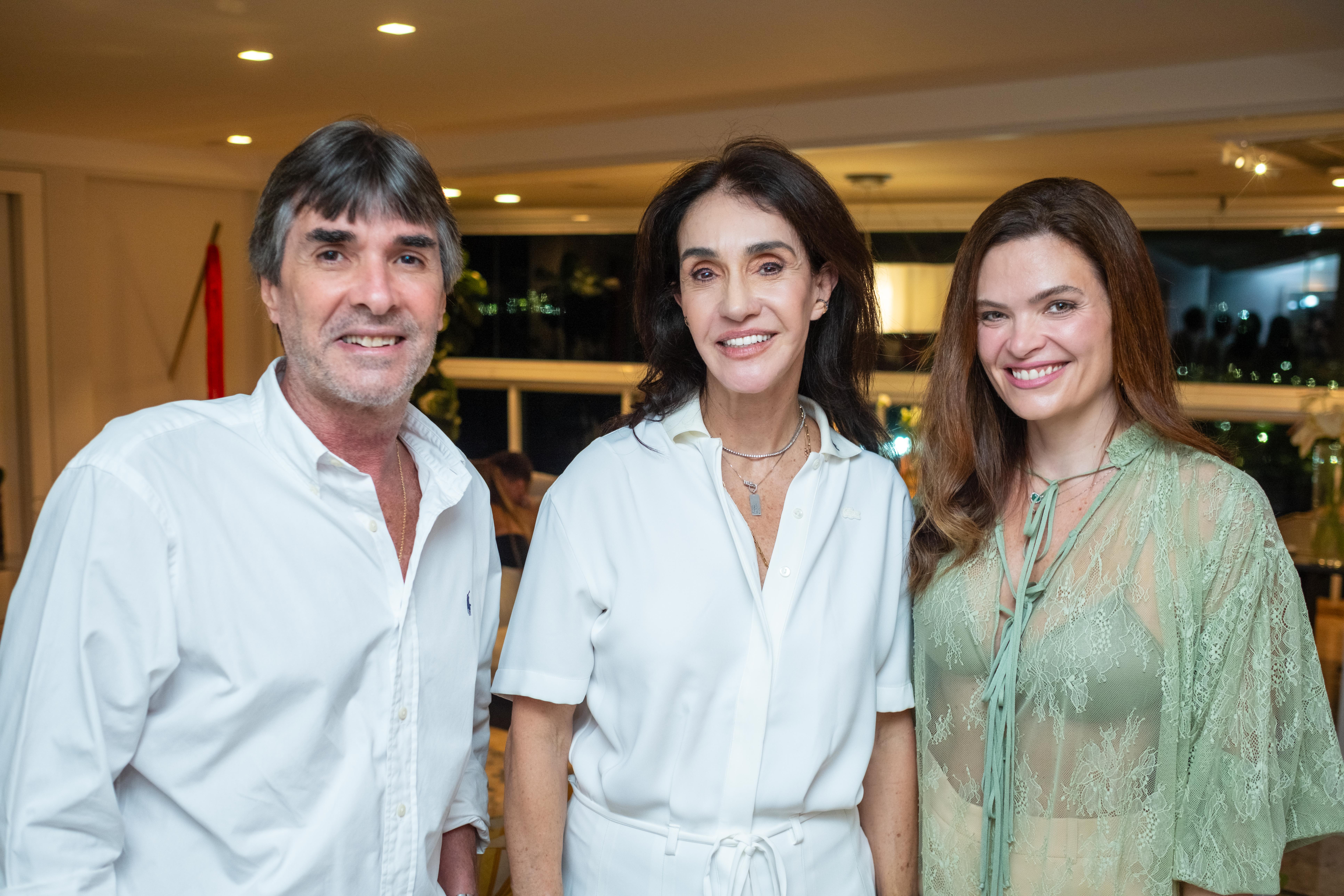 Sandra Matias, aquela bacana de sempre, recebe com leveza e maestria ...