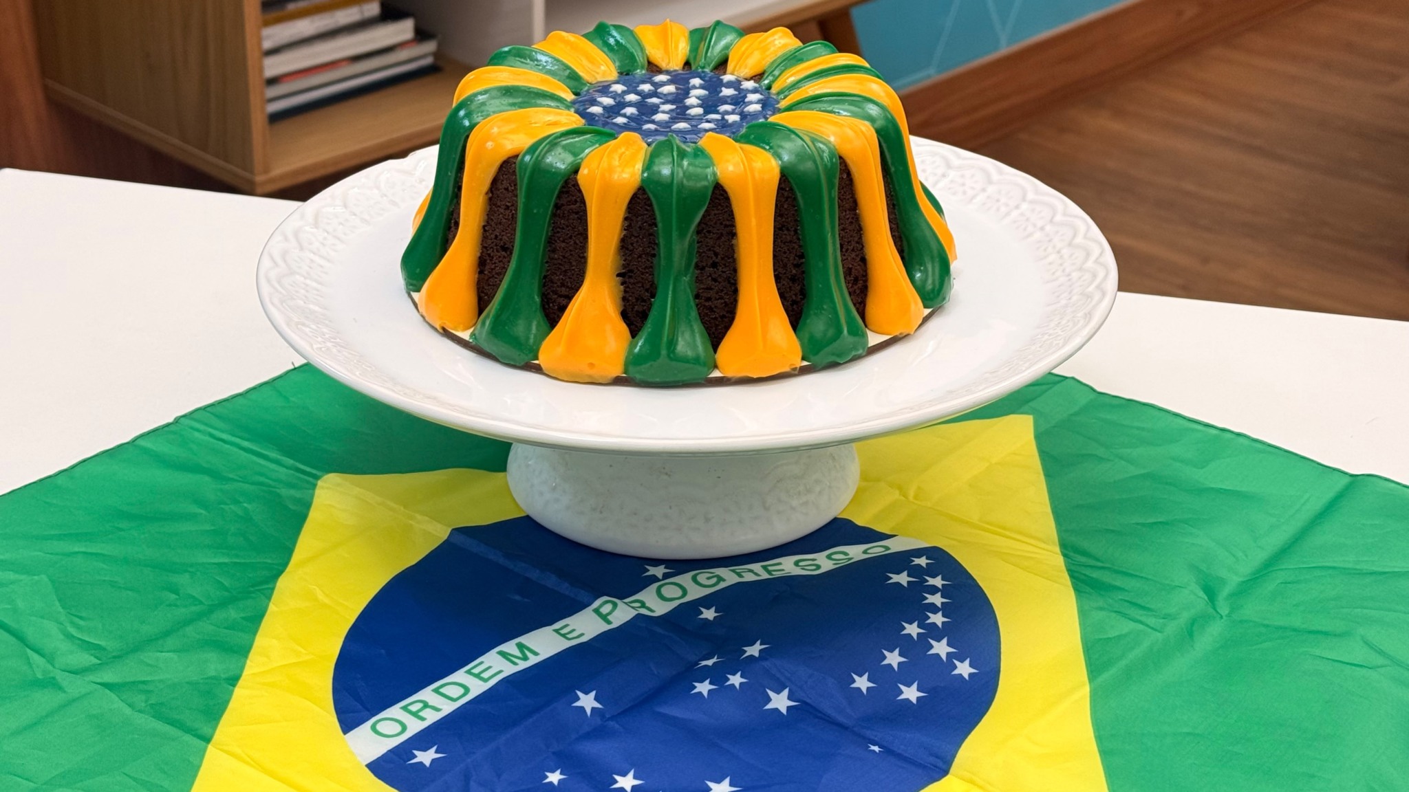 Bolo fofo e colorido do Brasil: Como fazer a receita para a Copa
